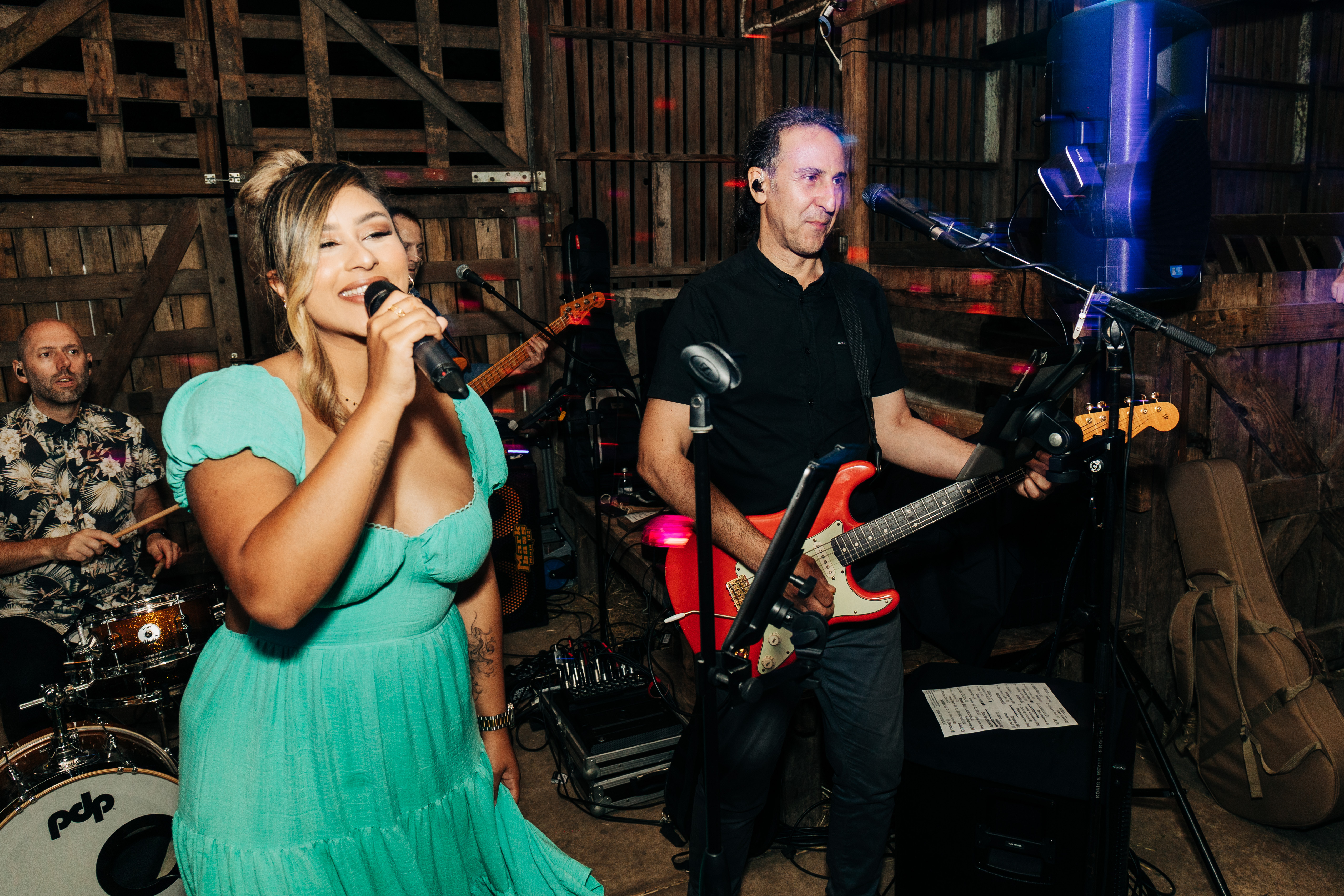 Wedding Music | Wedding Bands, Wedding Singers and Wedding DJs