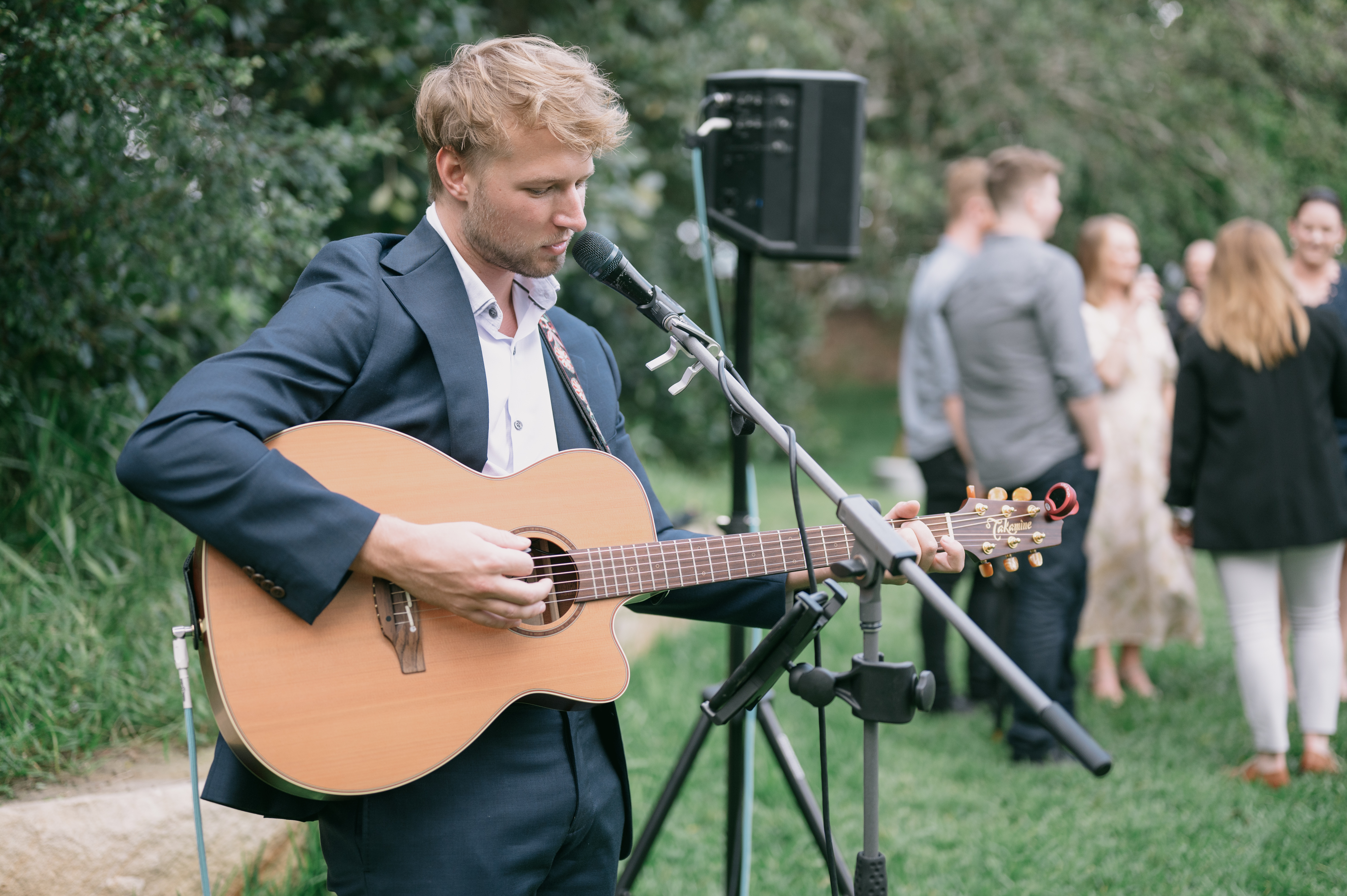 Wedding Music | Wedding Bands, Wedding Singers and Wedding DJs
