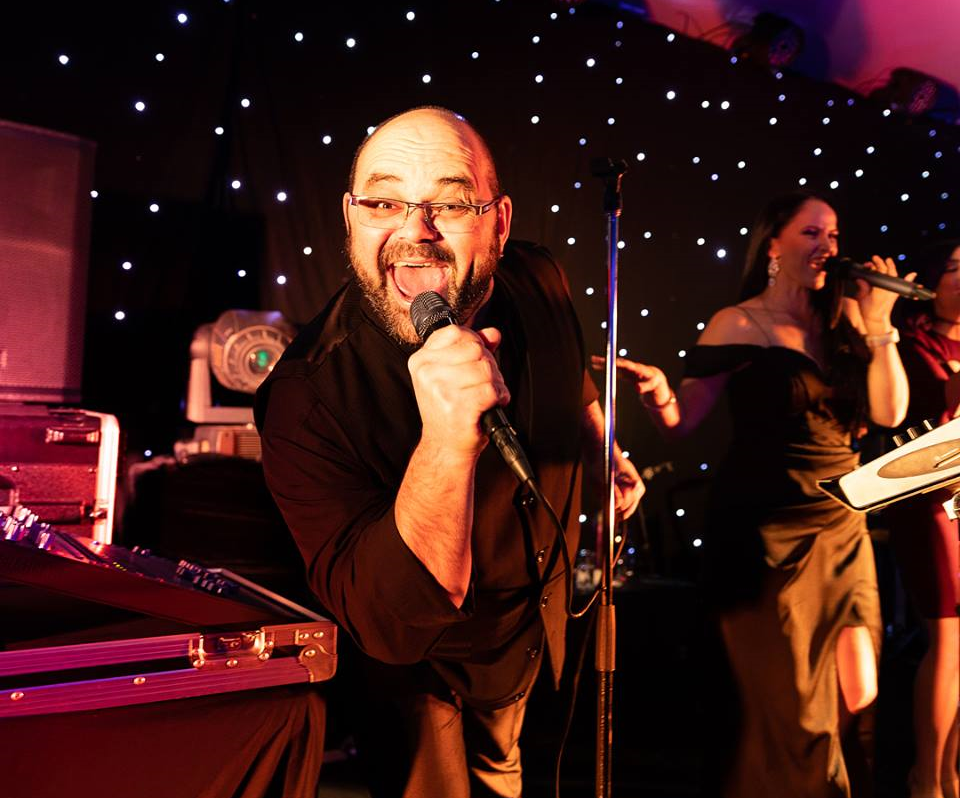 Wedding Music Canberra | Wedding Bands, Djs And Singers