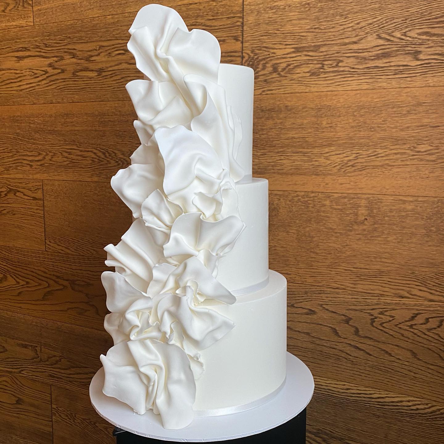 Nikos Cakes - Wedding Cakes Oakleigh | Easy Weddings