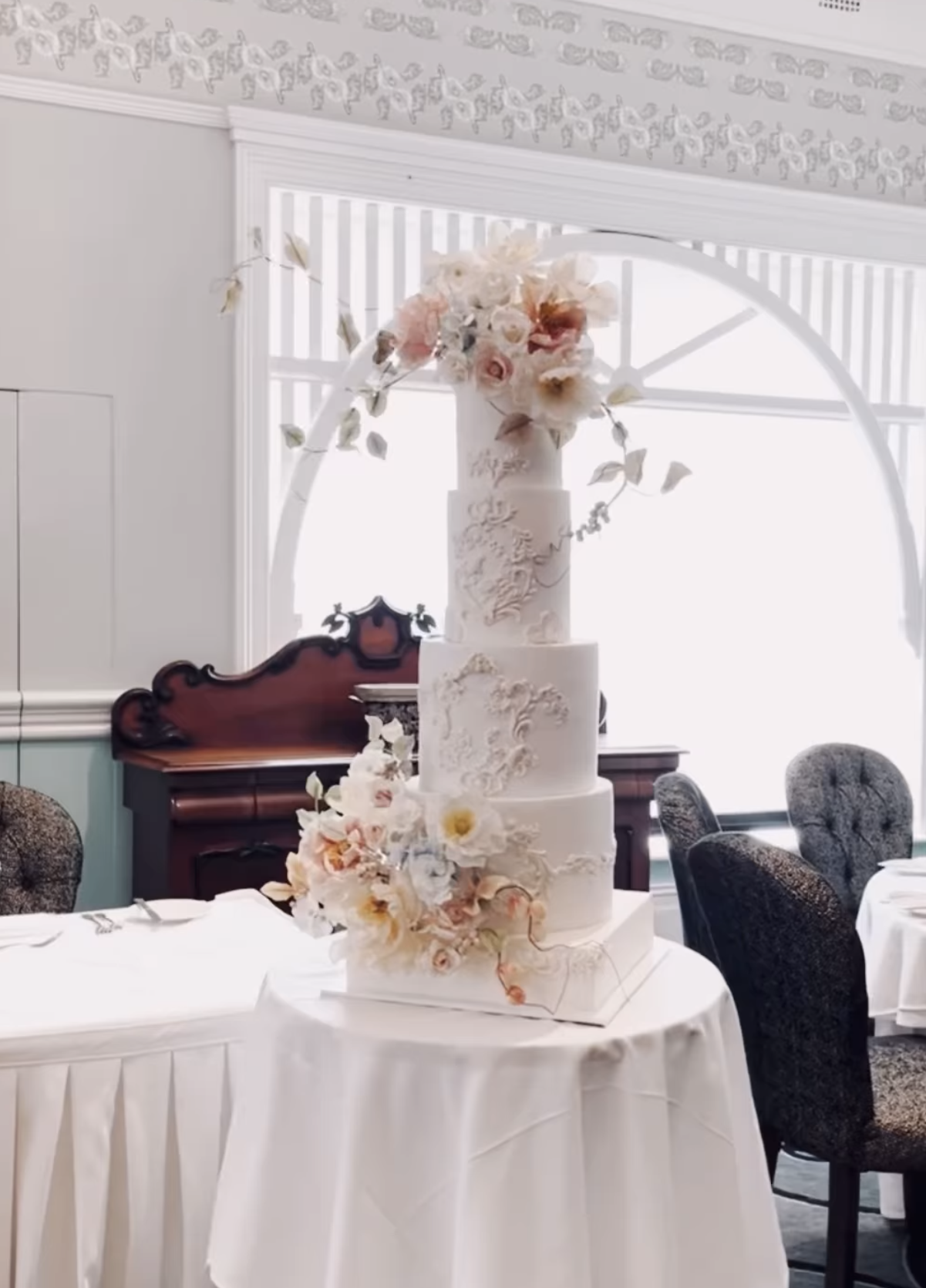 Bisou Cakes - Wedding Cakes Sydney | Easy Weddings