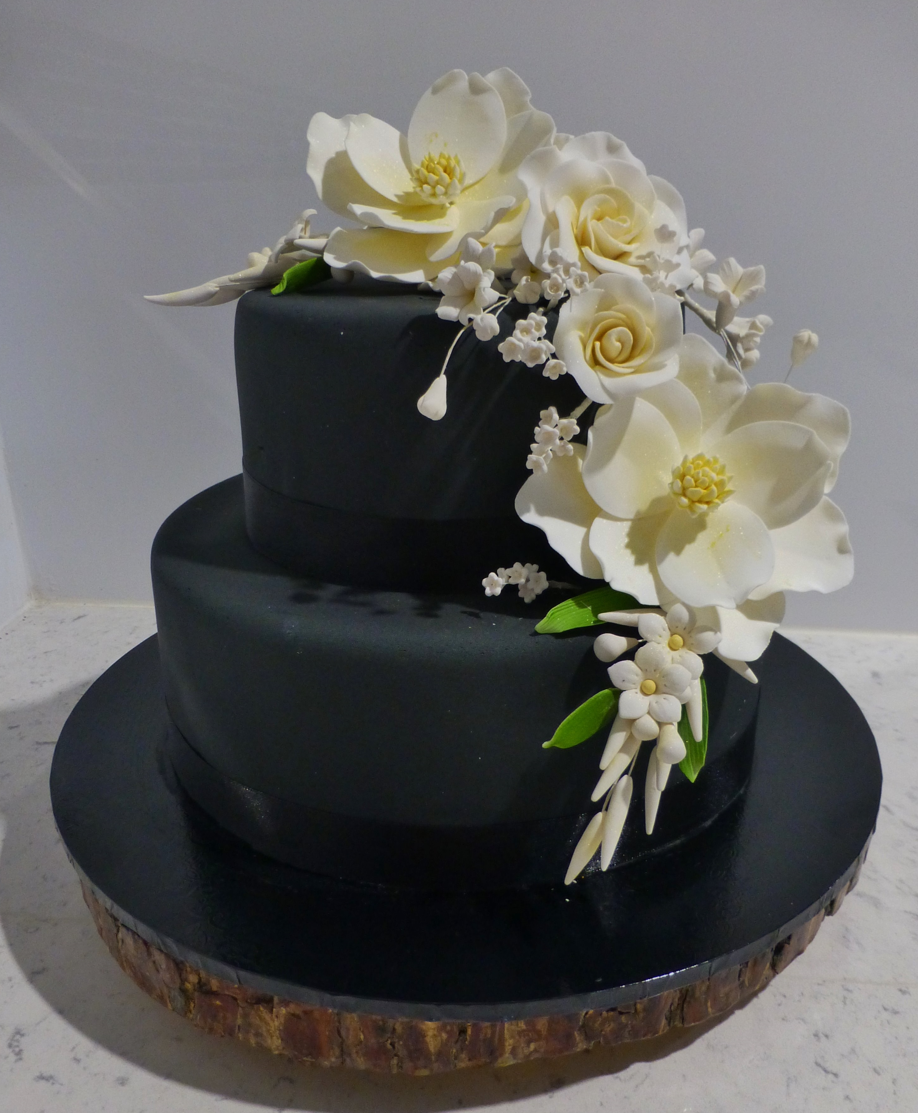 Ann's Unique Cakes - Wedding Cakes Logan Village | Easy Weddings