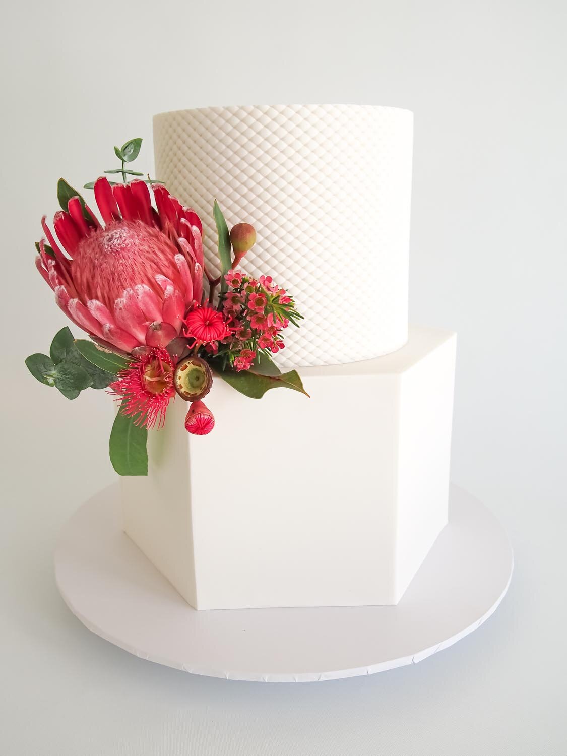 Frosted Indulgence - Wedding Cakes Holland Park | Easy Weddings