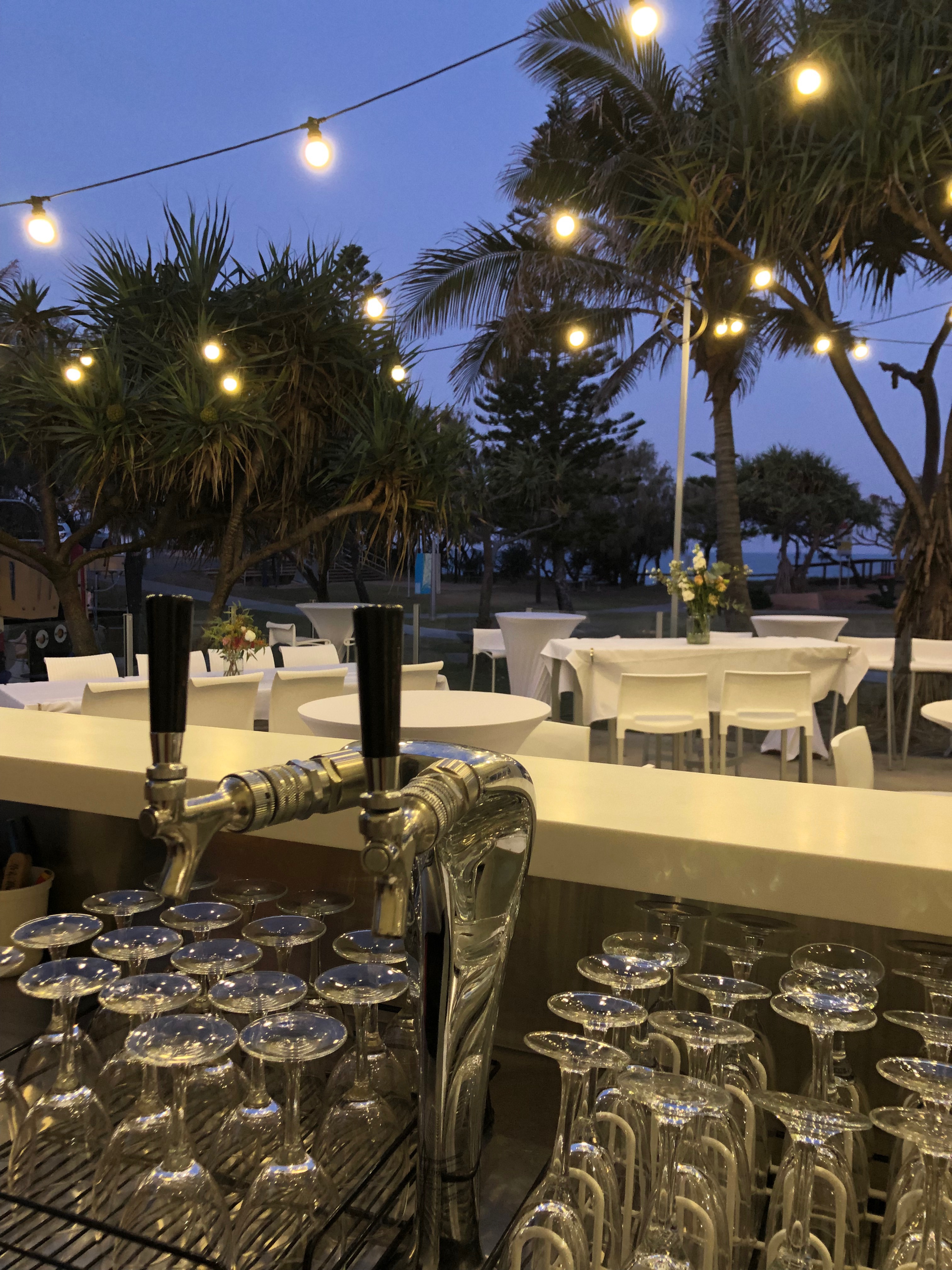 Kawana Surf Club - Wedding Venues Buddina | Easy Weddings