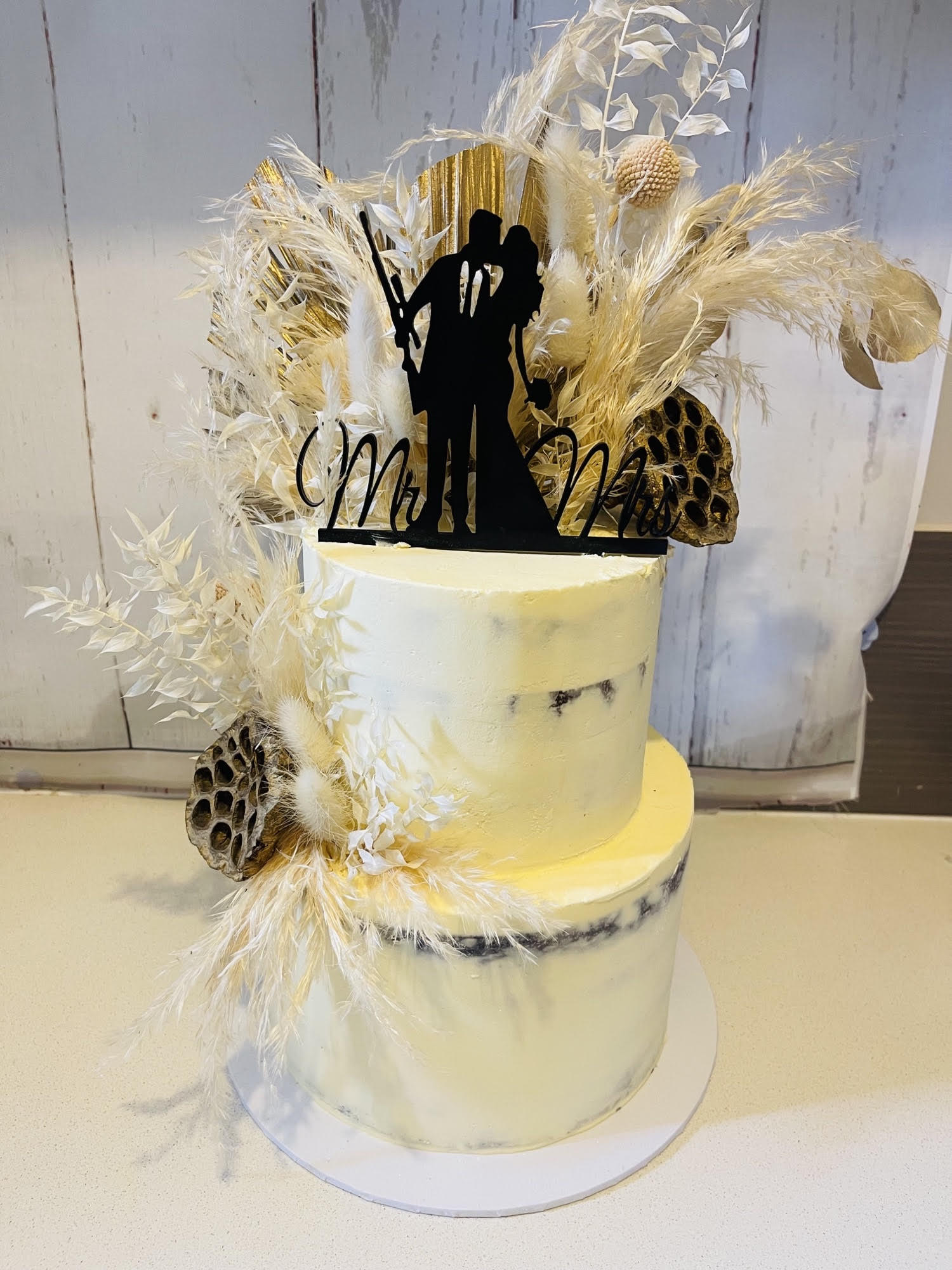 Tannika's Creative Cakes - Wedding Cakes banksia grove | Easy Weddings