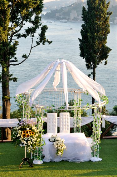 Event Decorating Supplies - Wedding Hire | Easy Weddings